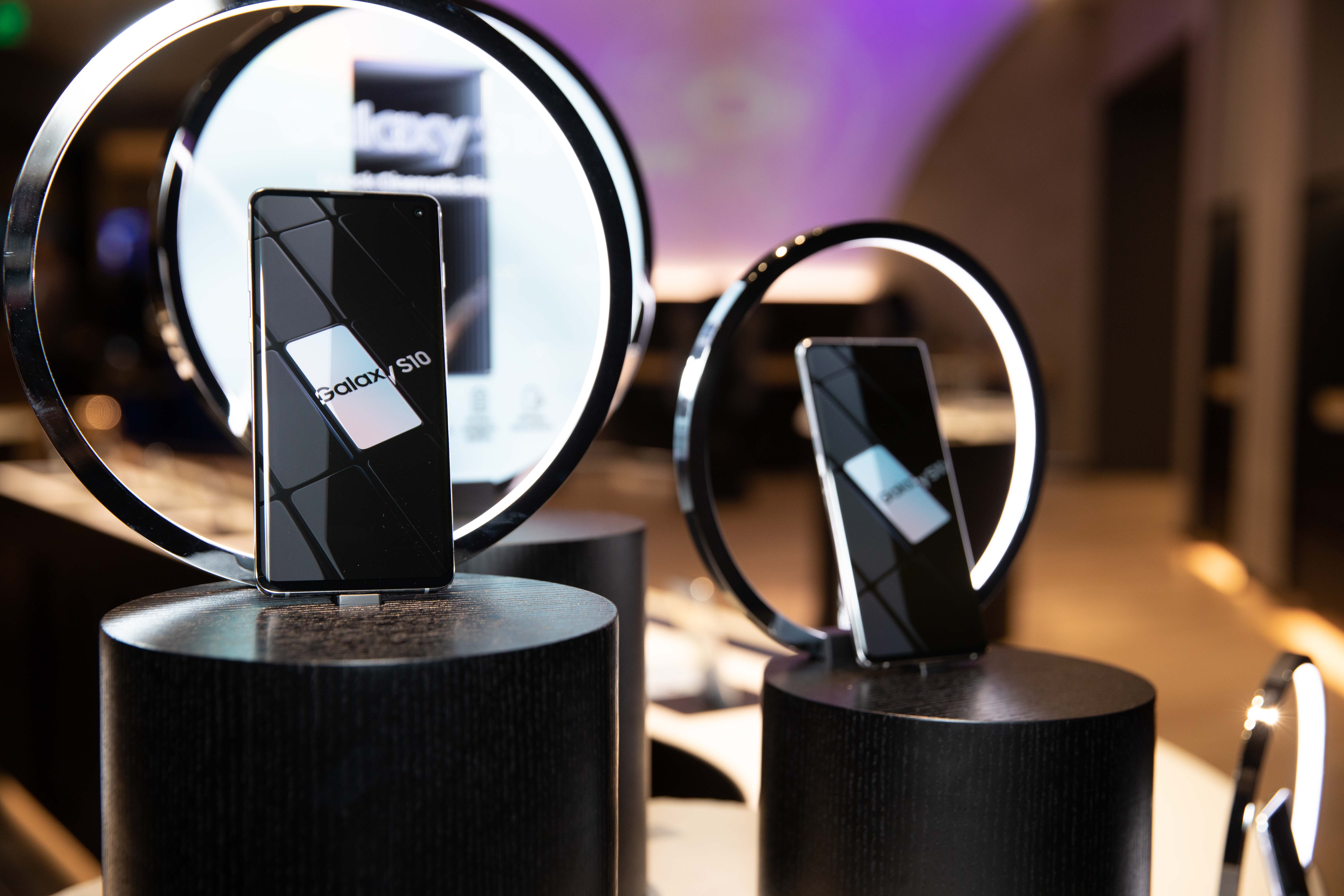 Celebrate 10 Years of Galaxy at Samsung’s New Experiential Retail ...