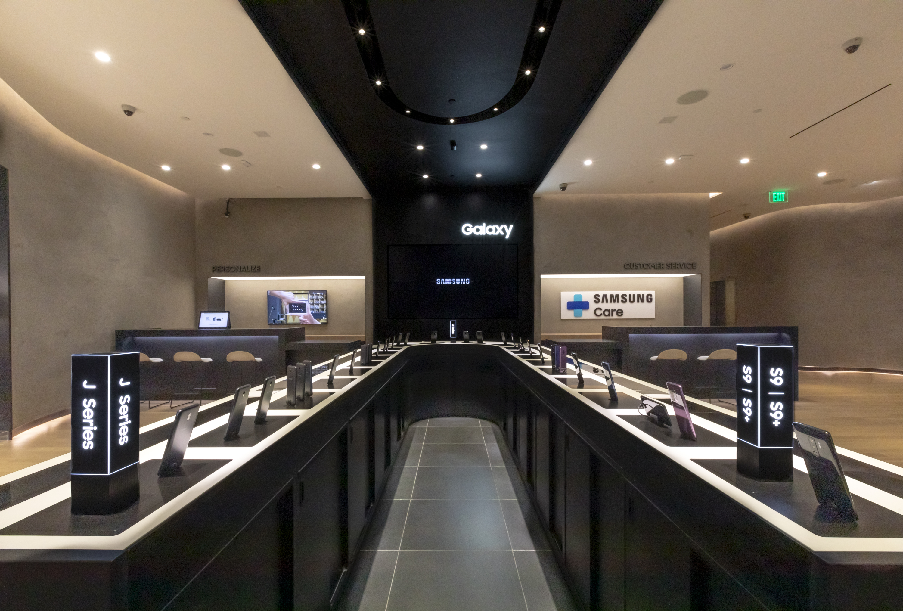Celebrate 10 Years of Galaxy at Samsung’s New Experiential Retail ...