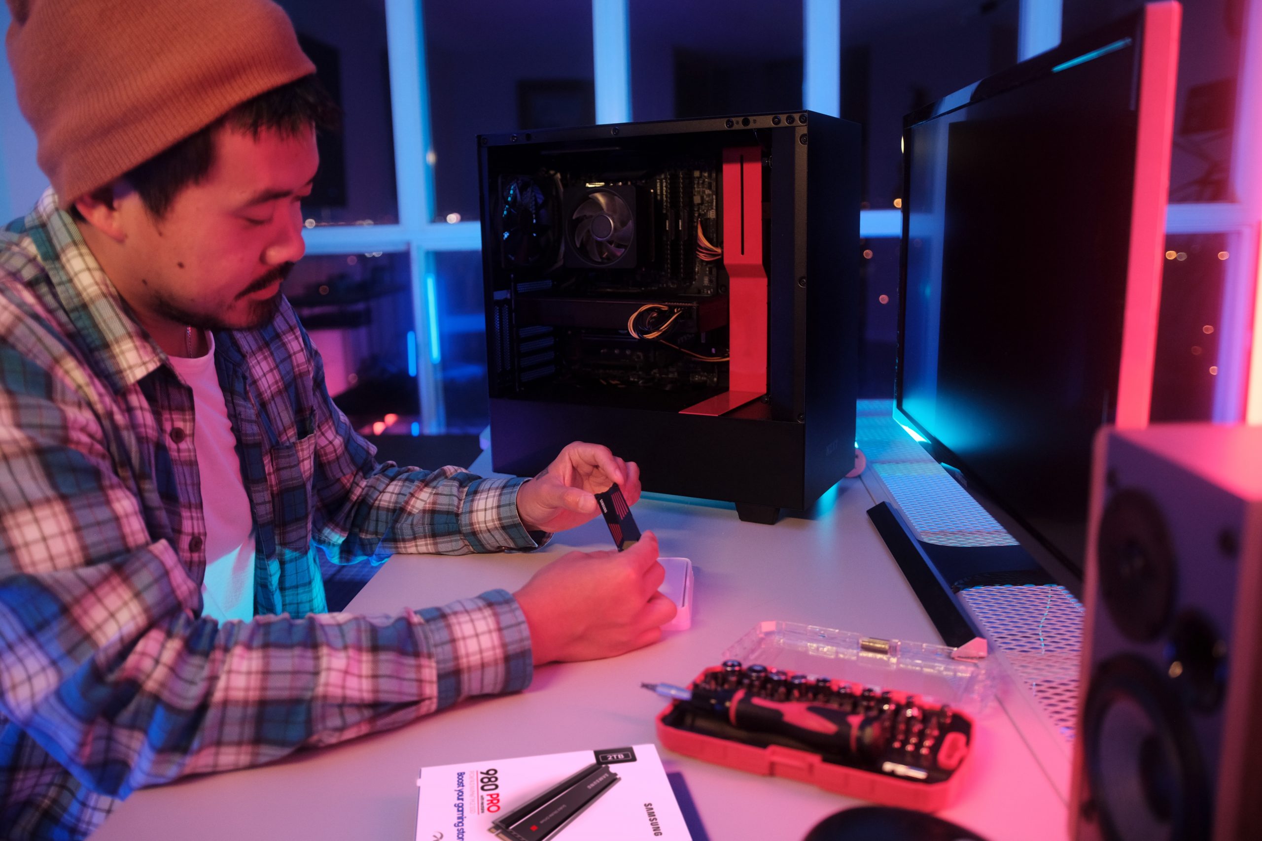 Samsung 990 PRO Series SSDs Will Be Available for Pre-Order on November ...