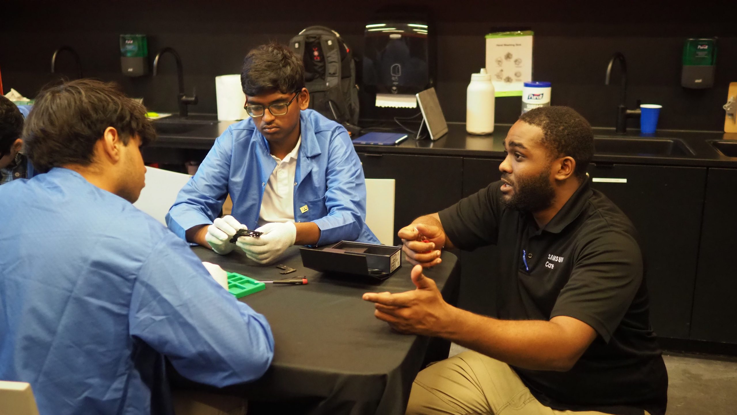 Samsung Empowers Aspiring Technicians in Texas - Samsung US Newsroom